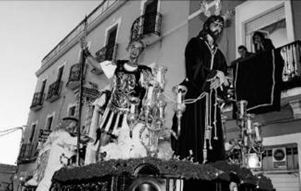 La Procesión Magna sacará a las calles 10 pasos portados por medio ...