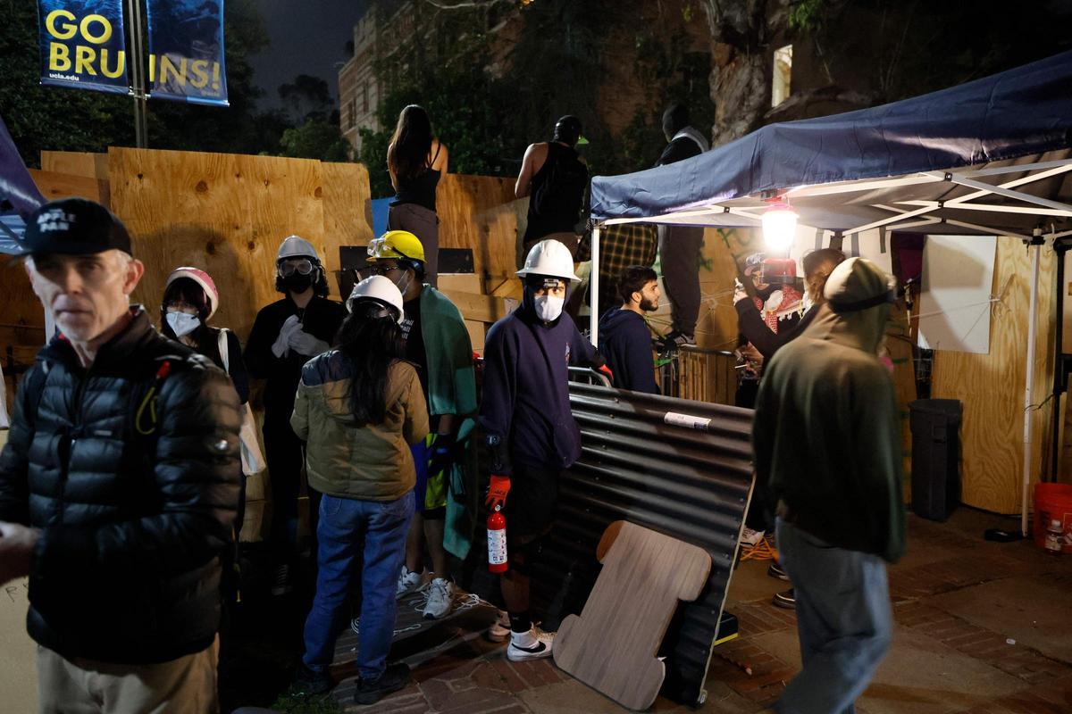 Máxima tensión en el campamento de manifestantes propalestinos de la ...