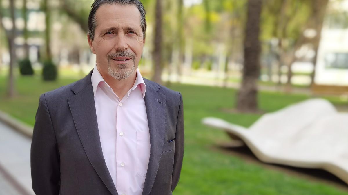 José Capilla formaliza su candidatura a rector de la Politècnica