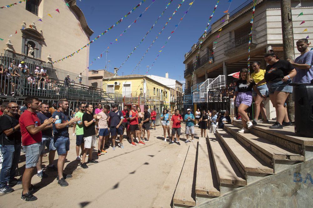 Canet d'En Berenguer inicia su encierro, con un minuto de silencio por ...