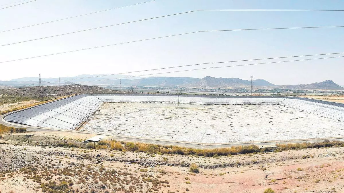 Los vecinos del barrio de San Gabriel se concentran para pedir un ...