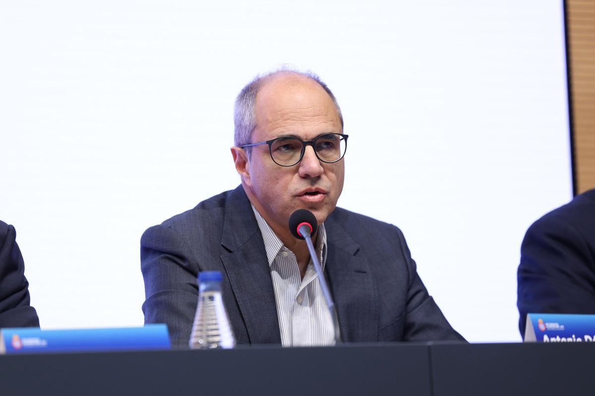 Formalizada la nueva y esperanzadora 'era Alan Pace': Antonio Dávila no ...