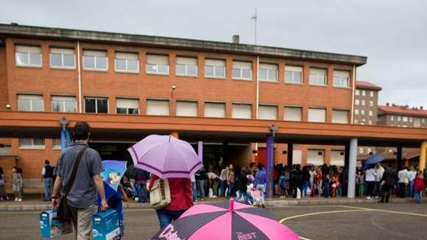 La escapada de dos niñas del Versalles es un "lamentable incidente", indica Educación