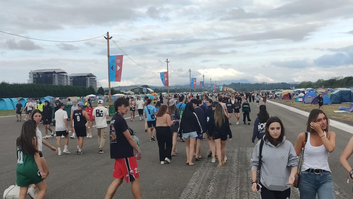 BOOMBASTIC ASTURIAS | La Morgal rebosa con los más de 30.000 jóvenes ...