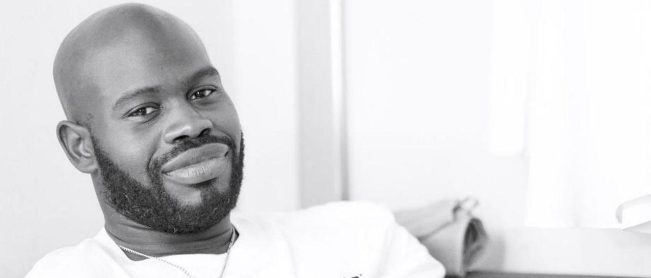 Entrevista a Lamine Thior: «Uso la ironía y la conciencia social a ...