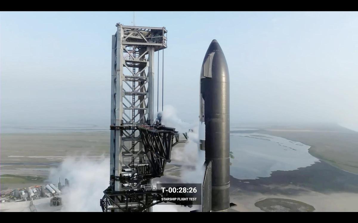 Musk y Bezos compiten en el espacio con el lanzamiento casi simultáneo ...