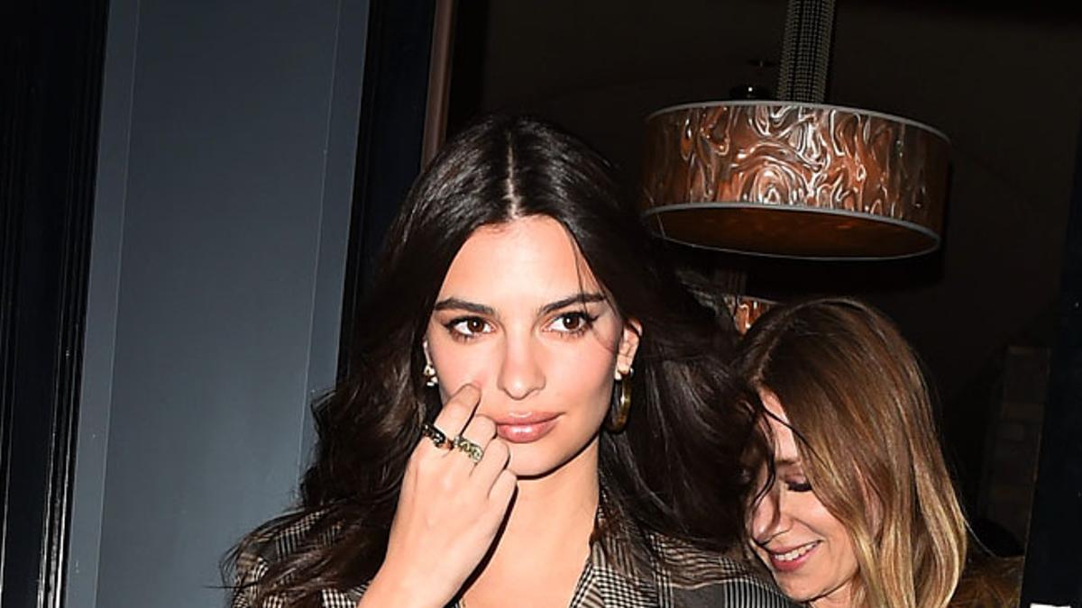 Emily Ratajkowski vuelve a declarar su amor... ¡a Zara! - Woman