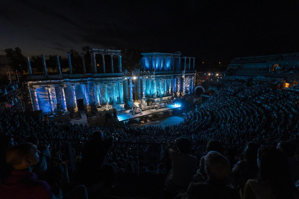 Sergio Dalma conquista Mérida con una noche italiana en el Teatro Romano