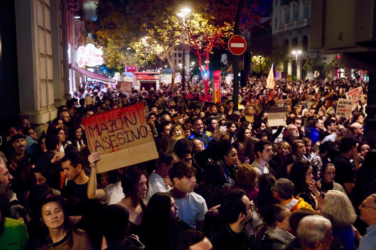 MANIFESTACIÓN EN VALENCIA HOY | Sigue la protesta contra Mazón por la ...