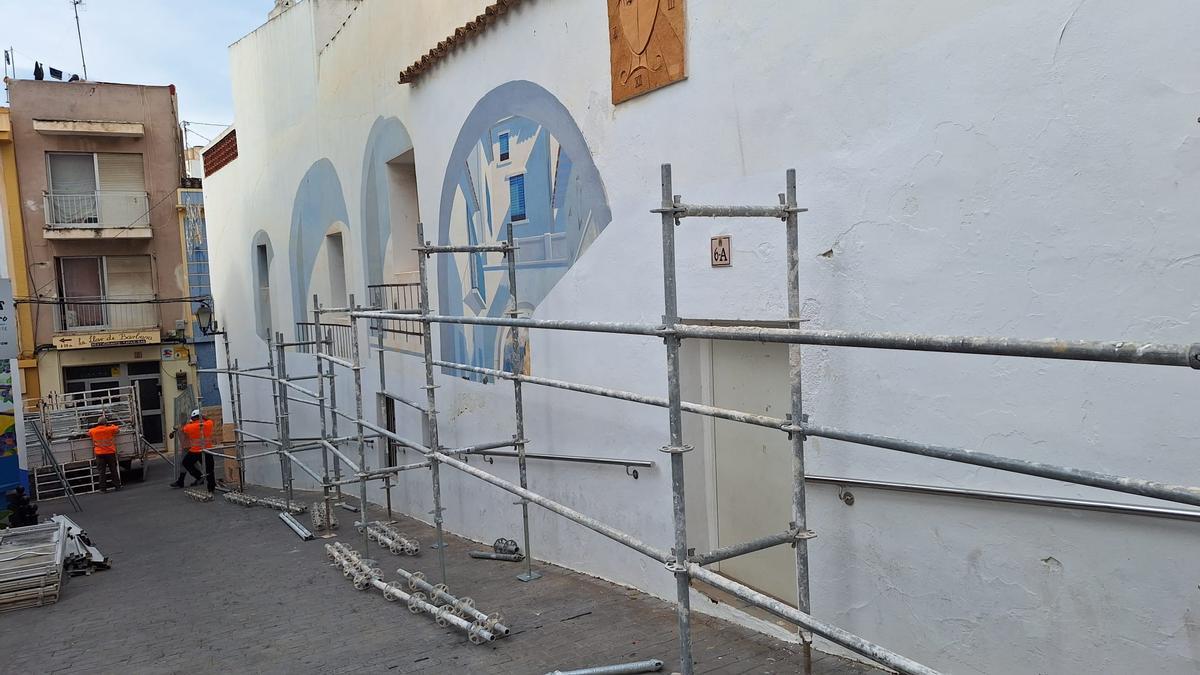 ARTE URBANO | Calp inicia la rehabilitación de dos emblemáticos murales ...