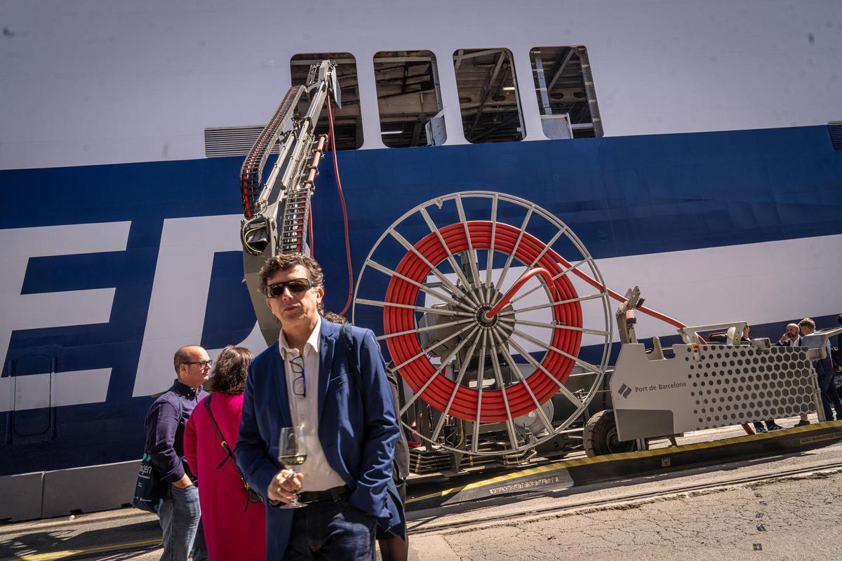 El Port de Barcelona estrena la conexión eléctrica de la terminal de ...