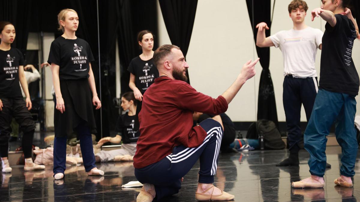 TEATRO QUEER | El coreógrafo grancanario Carlos Pons debuta en el ...