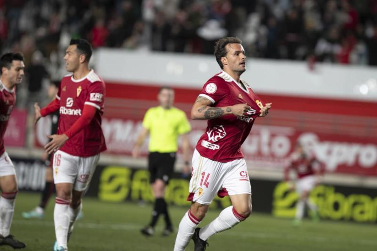 Pedro León: capitán, líder y goleador en su segunda etapa en el Real Murcia