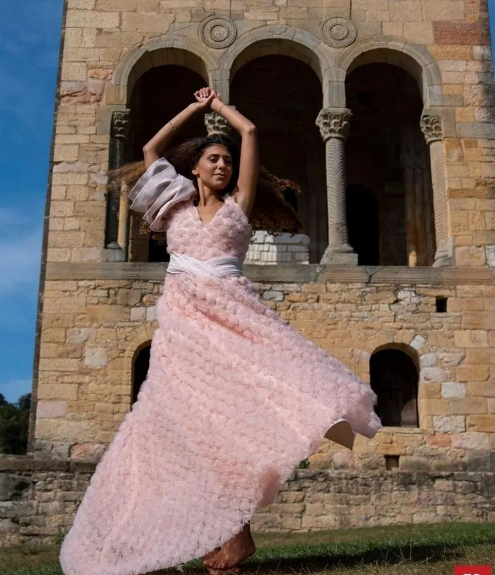 La modelo canguesa María Granda ocupa páginas de un magazine francés ...