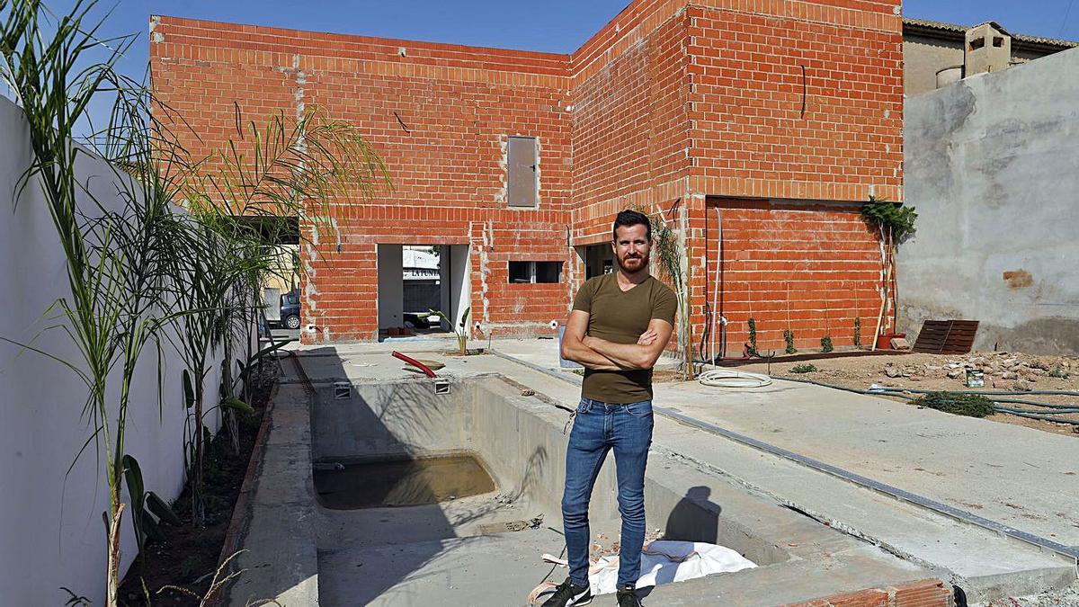 Valencia | Una pareja construye la primera casa en la Punta después de ...