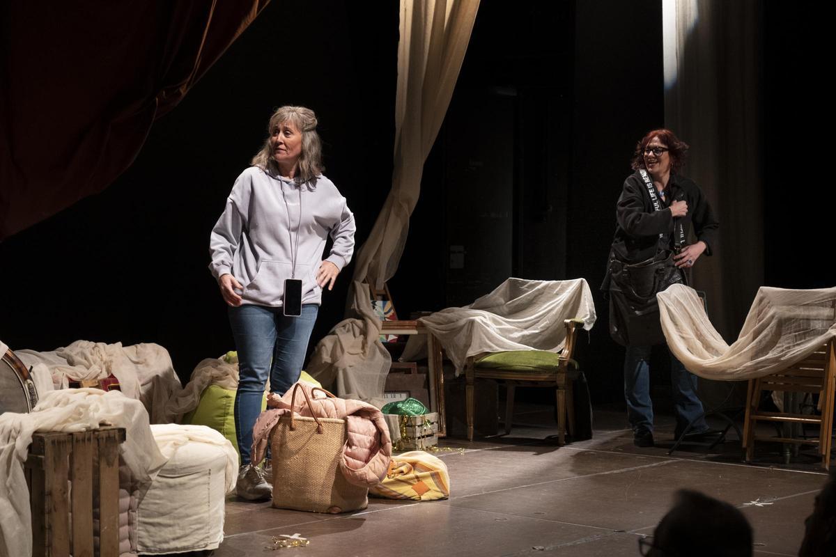 L’obra de teatre «Golfes» tornarà en dues funcions al Kursaal per la ...