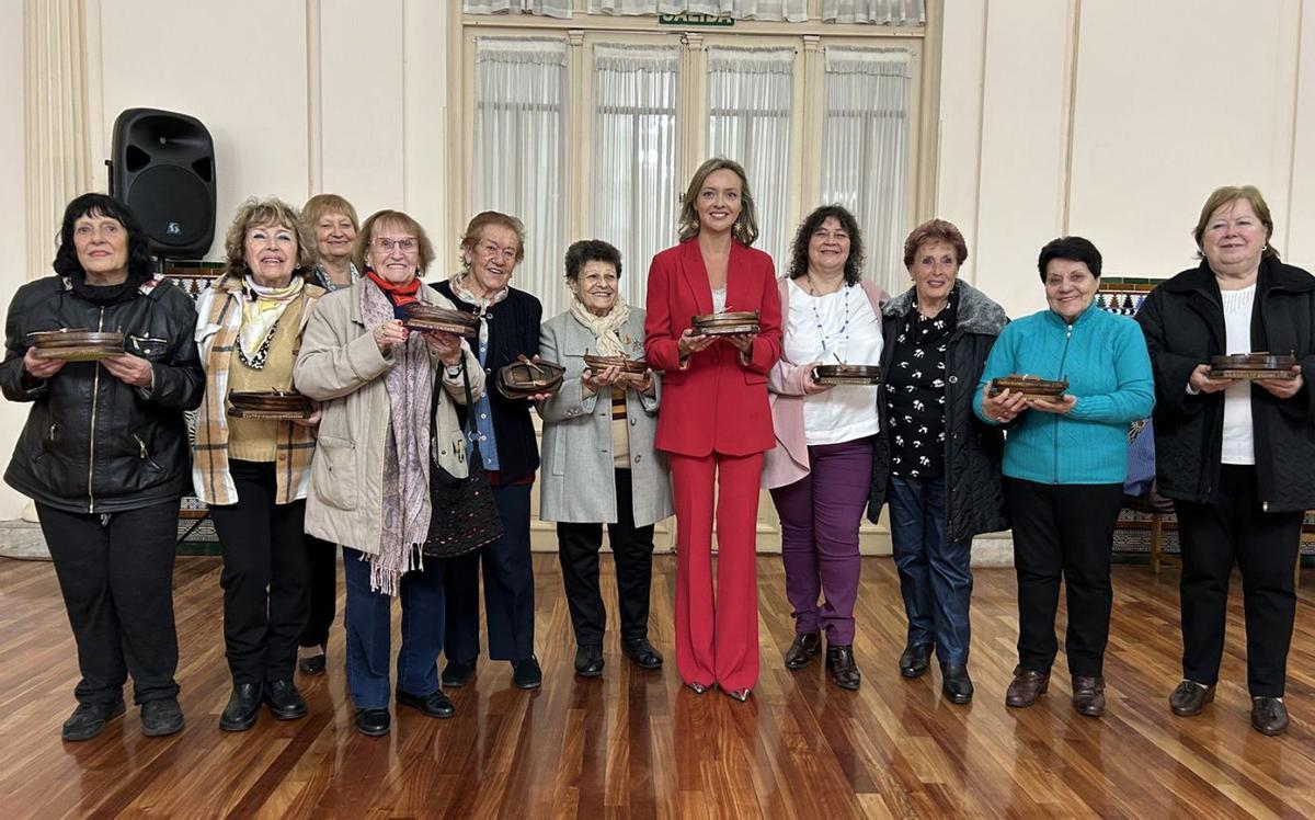 La historiadora Celia Otero, distinguida con el galardón A Barca de ...