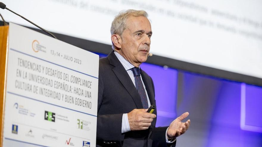 Abril: «El Código Ético es el punto de partida para el resto de políticas»