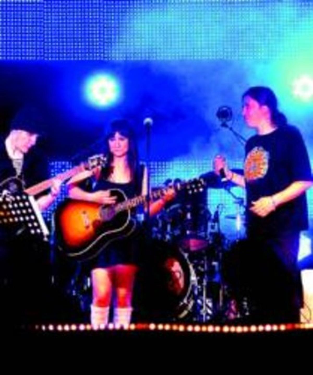 AMARAL COMPARTE ESCENARIO CON GERARD QUINTANA EN EL SENGLAR ROCK - El ...