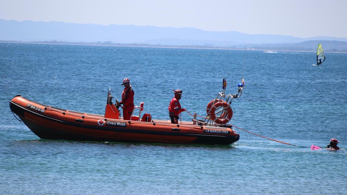 Troben el cos sense vida del banyista desaparegut fa quatre dies a Roses