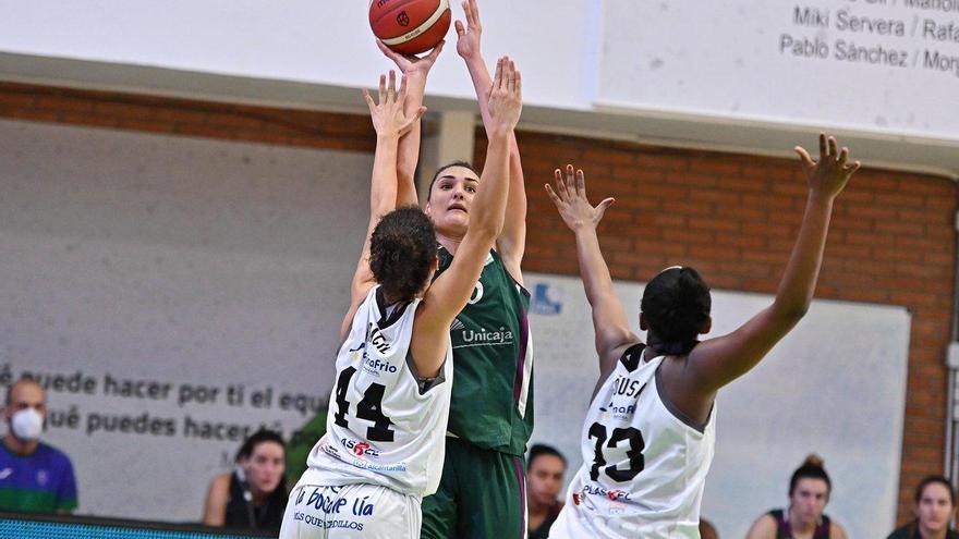 Ana Pocek impulsa al Unicaja Femenino frente al UCAM Primafrío Jairis