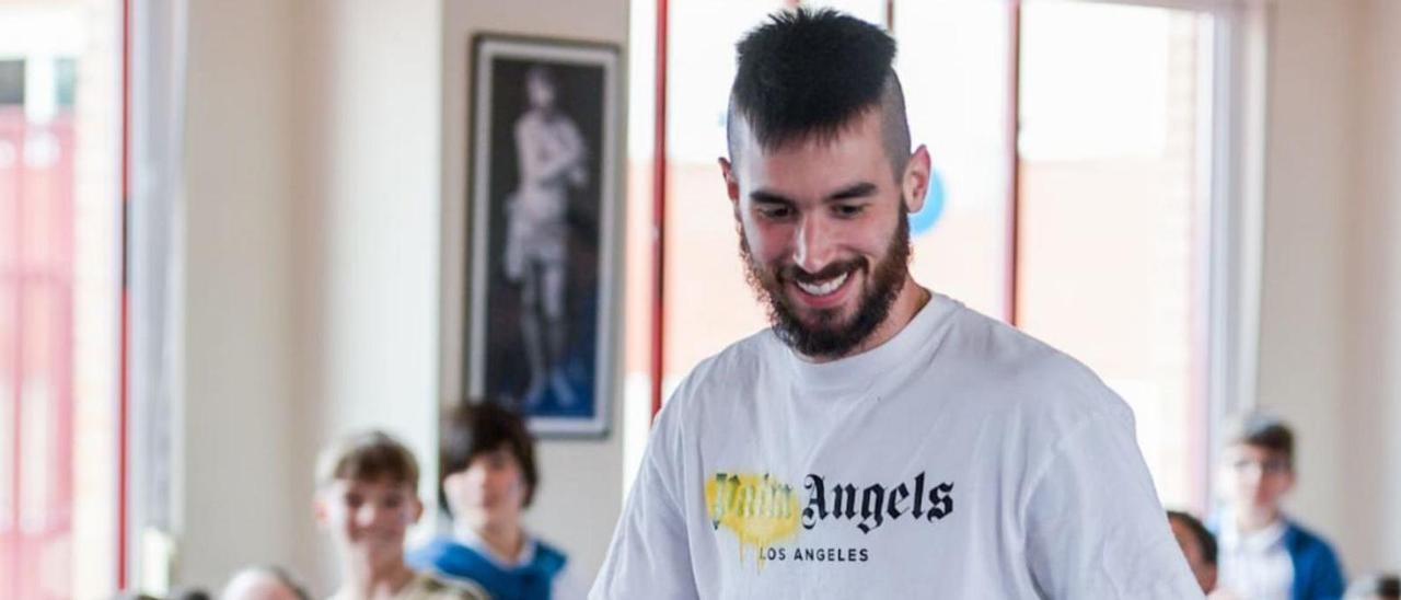 El cuarto fichaje es Álex Millán: el Oviedo le inscribirá y solo queda ...