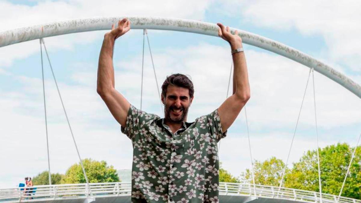 El humorista gallego David Amor actúa hoy en la sala Riquela
