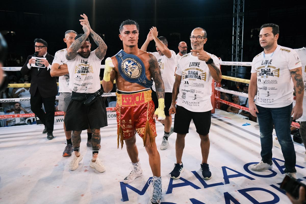 BOXEO I Samuel "La Esencia" Molina retiene el título de campeón de Europa
