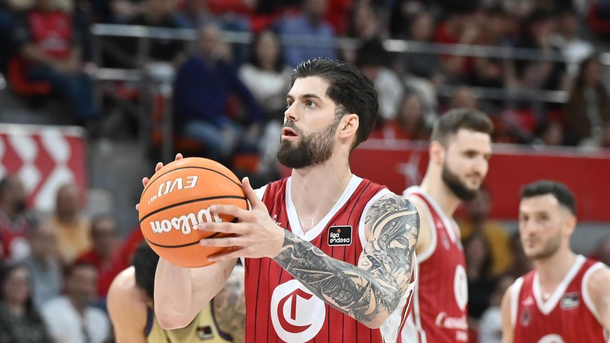 Santi Yusta es más capitán que nunca y Bojan Dubljevic resucita: las ...