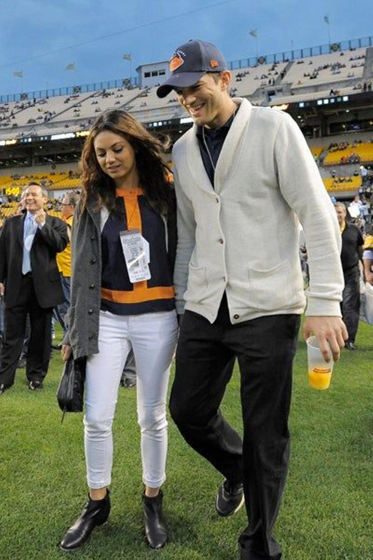 Mila Kunis y Ashton Kutcher presumen de amor - Cuore