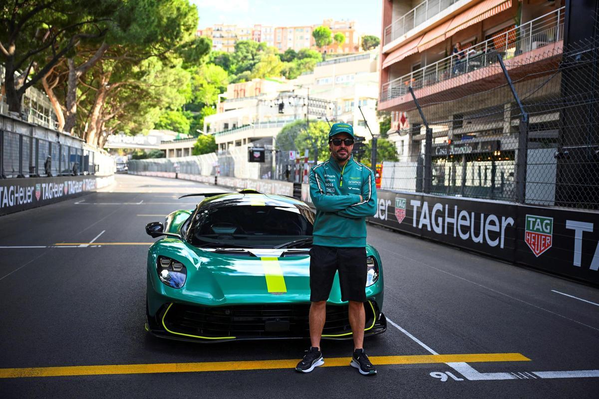 Fernando Alonso hace debutar al Aston Martin Valhalla en un escenario ...