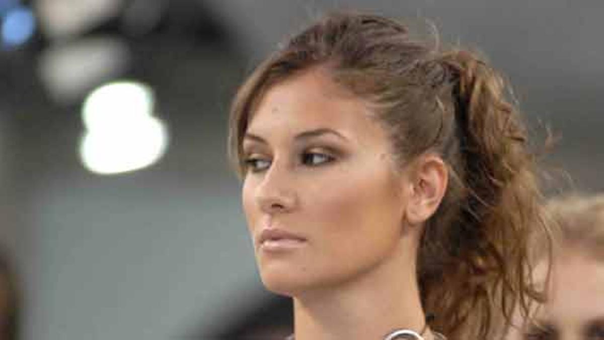 Laura Beigveder, concursante de Supermodelo 2006, inaugura la Pasarela ...