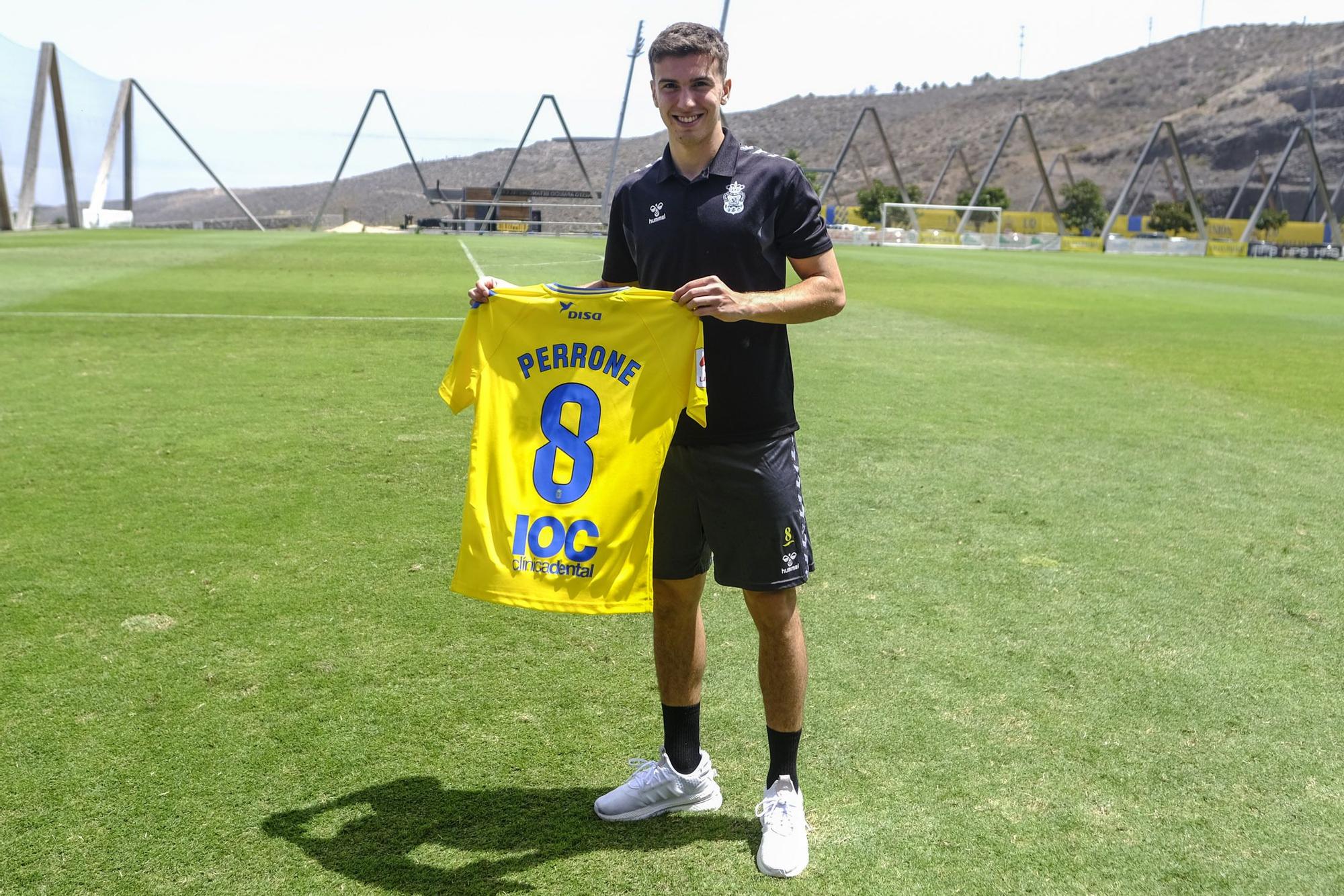 FOTOS: Presentación de Maxi Perrone, nuevo jugador de la UD Las Palmas