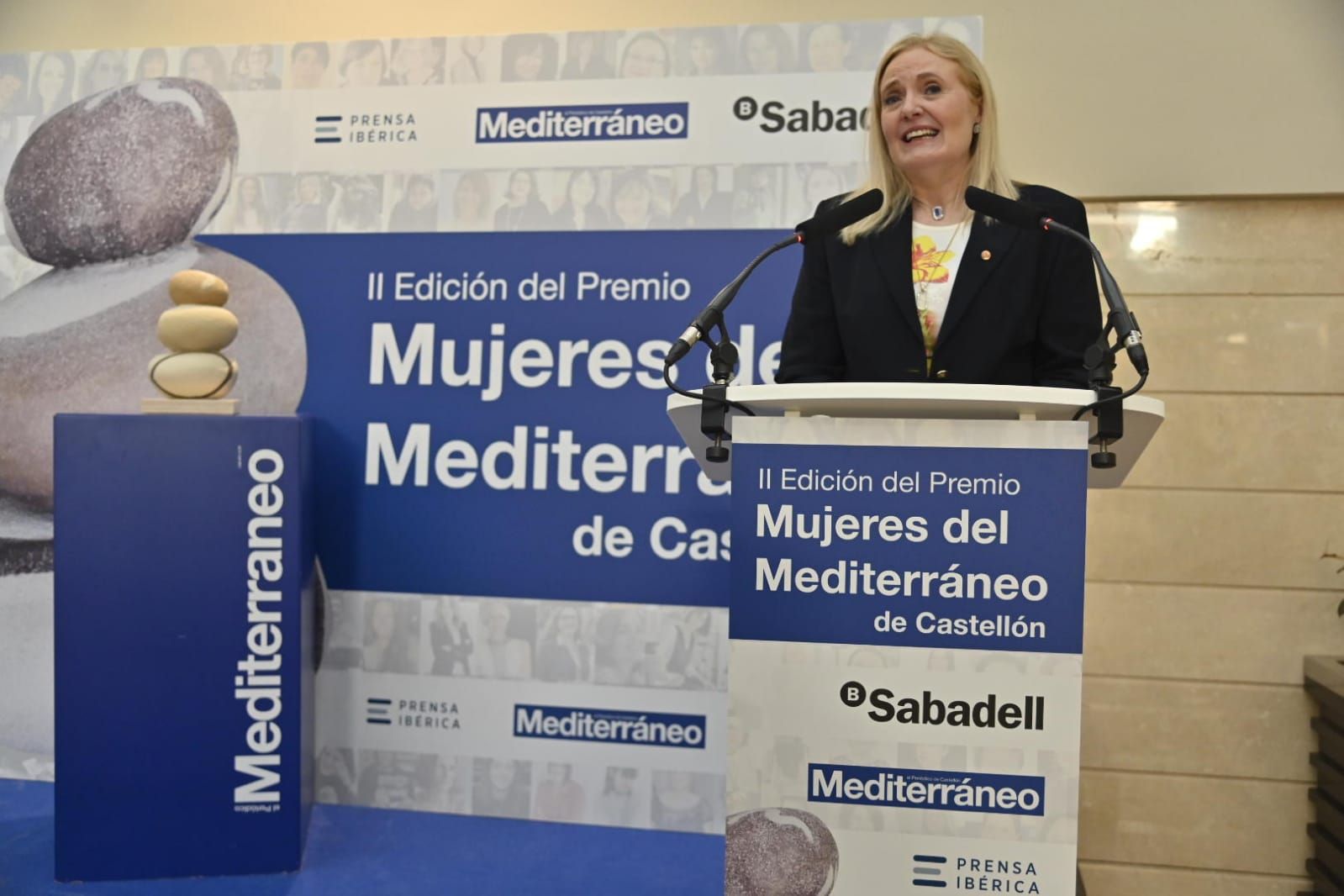 Dolores Corella recibe el premio Mujeres del Mediterráneo - El Periódico Mediterráneo