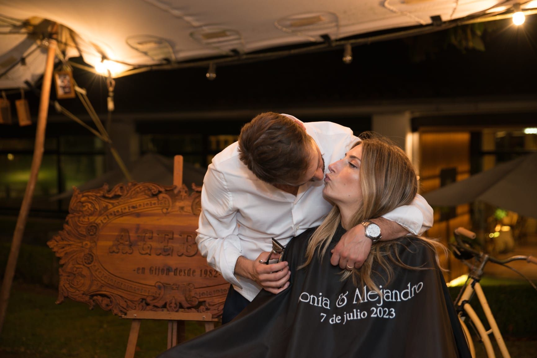 IMÁGENES: Boda en Gijón entre el barbero streamer "Poli" Acebal y la ...