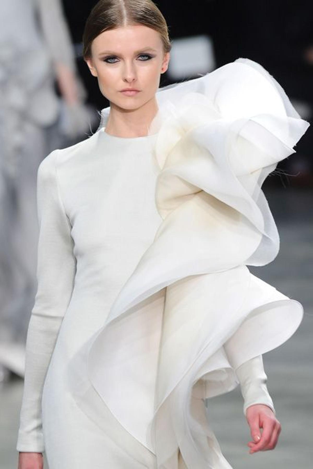 Stéphane Rolland, pura arquitectura - Woman