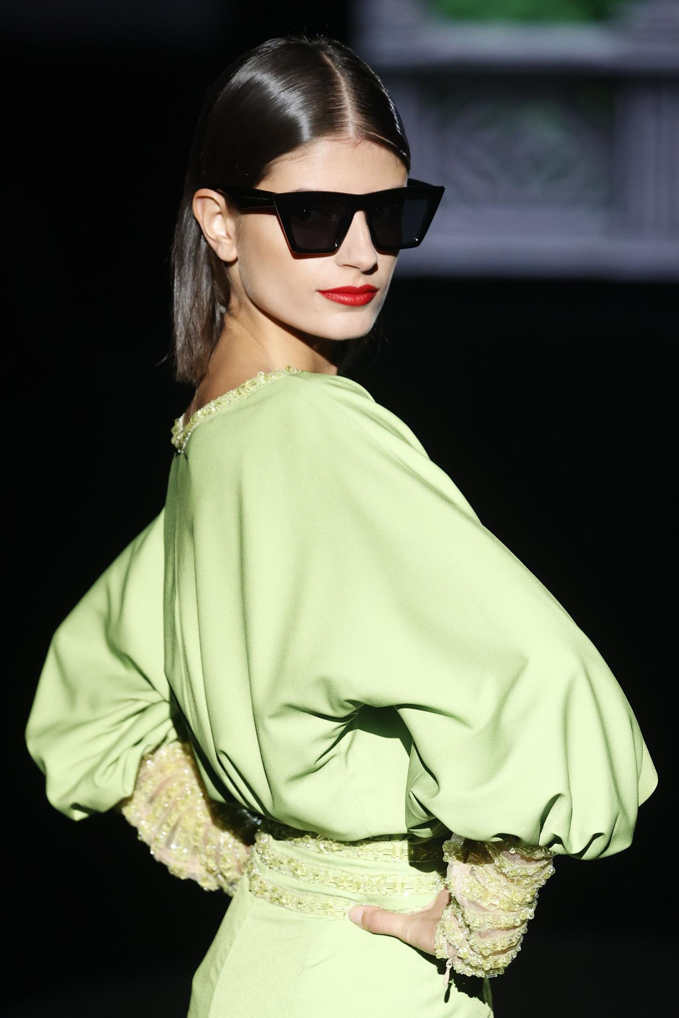 Hannibal Laguna viste la primavera con una colección brillante, alegre ...