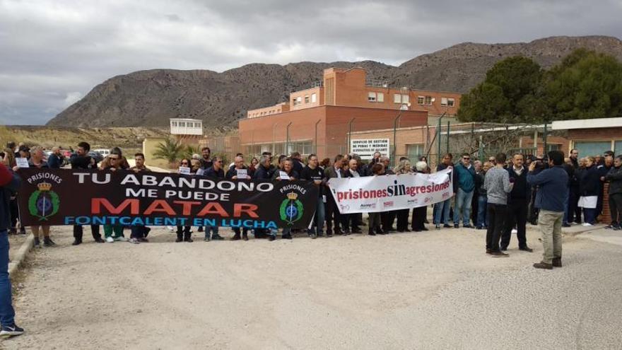 Protesta en la prisión de Fontcalent por las agresiones de presos a ...