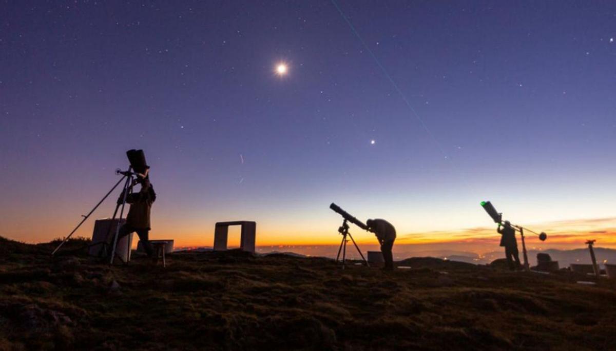 Roteiro guiado e observación astronómica no Castelo do Faro