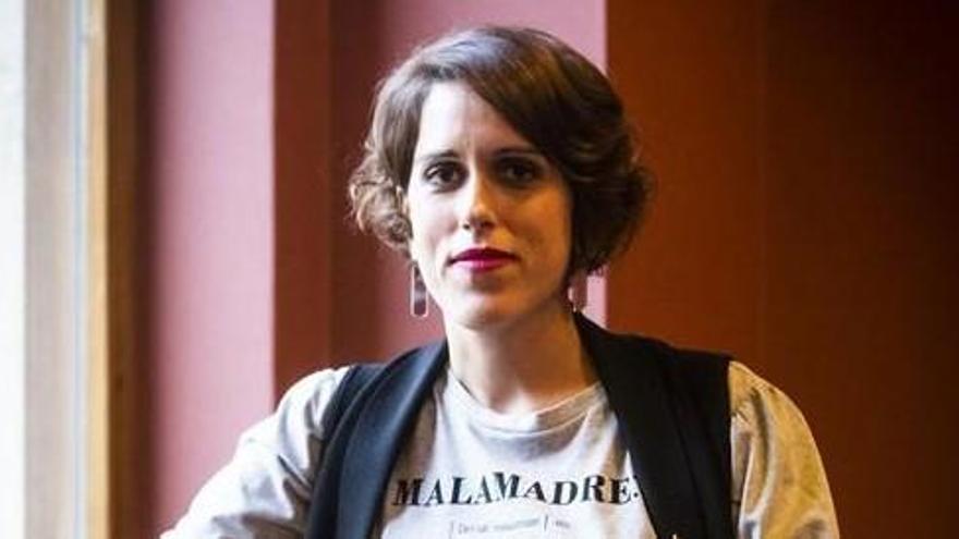 Laura Baena: «Los roles tradicionales se perpetúan en la maternidad»