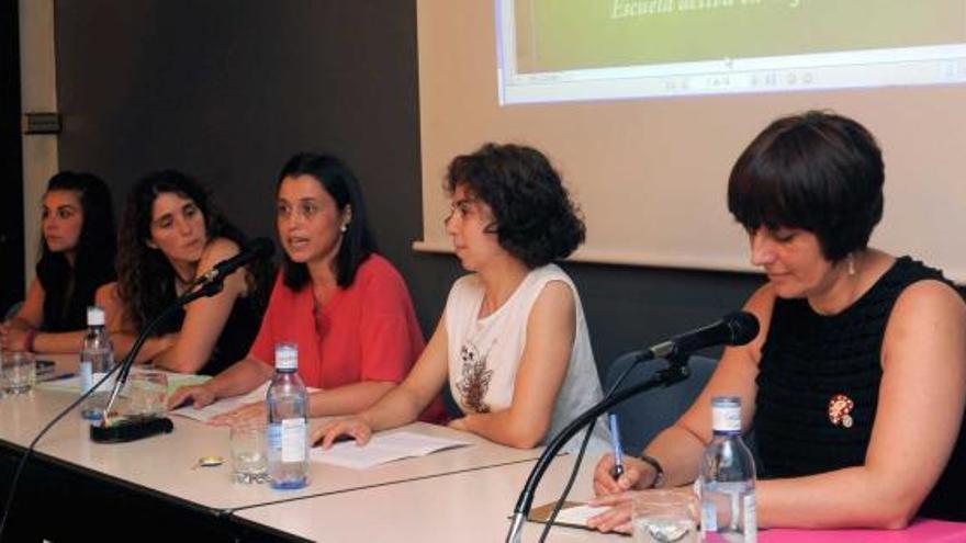 Rebeca Pérez: «Los colegios tradicionales no cumplen nuestras expectativas»