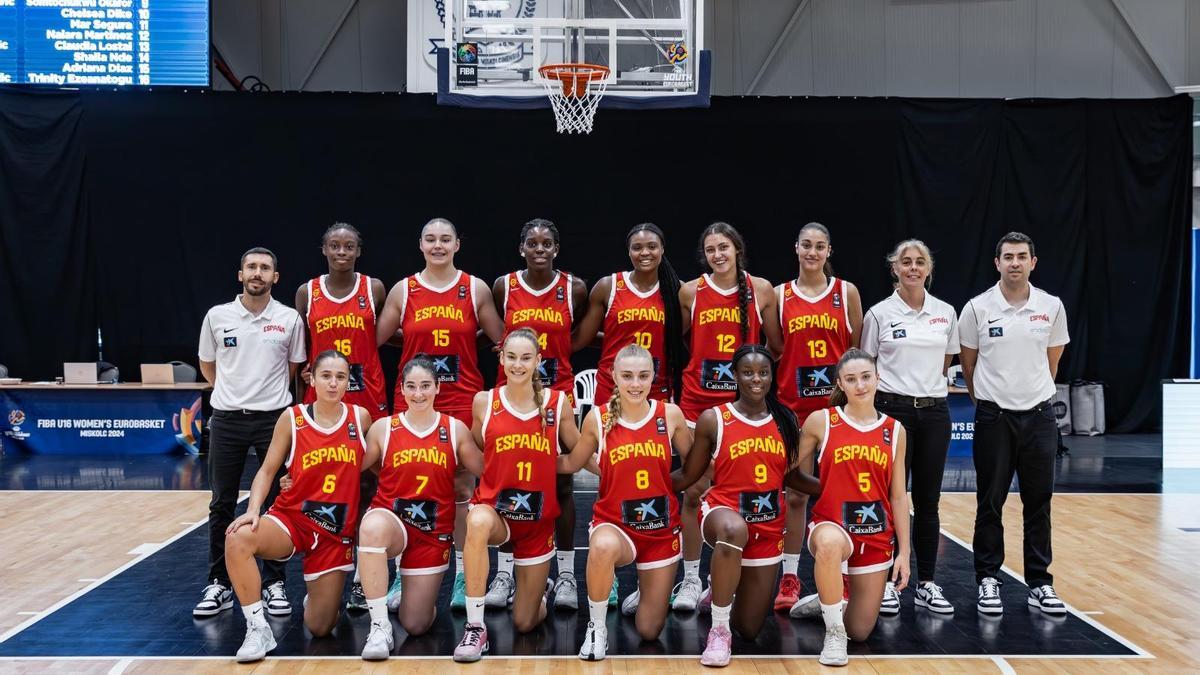 España U16 femenina, con el cacereño Jacinto Carbajal en su staff, a ...