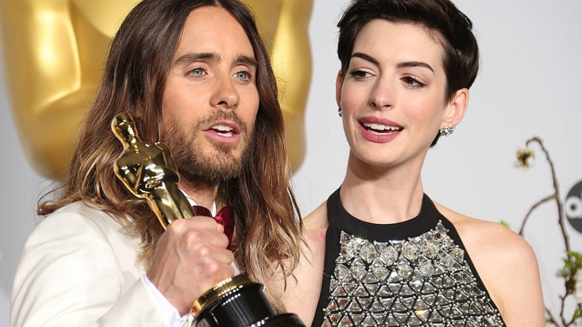 Mejores series Apple TV I Anne Hathaway y Jared Leto o cómo perder 47.000 millones de dólares en ...