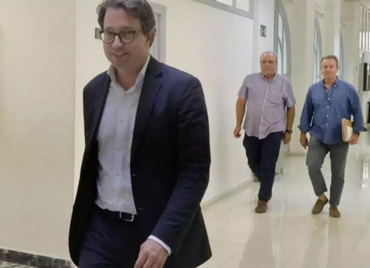 Juan Giner Acusa A Sandra Gómez De Lanzar Un Fake Interesado Para Confundir A La Opinión