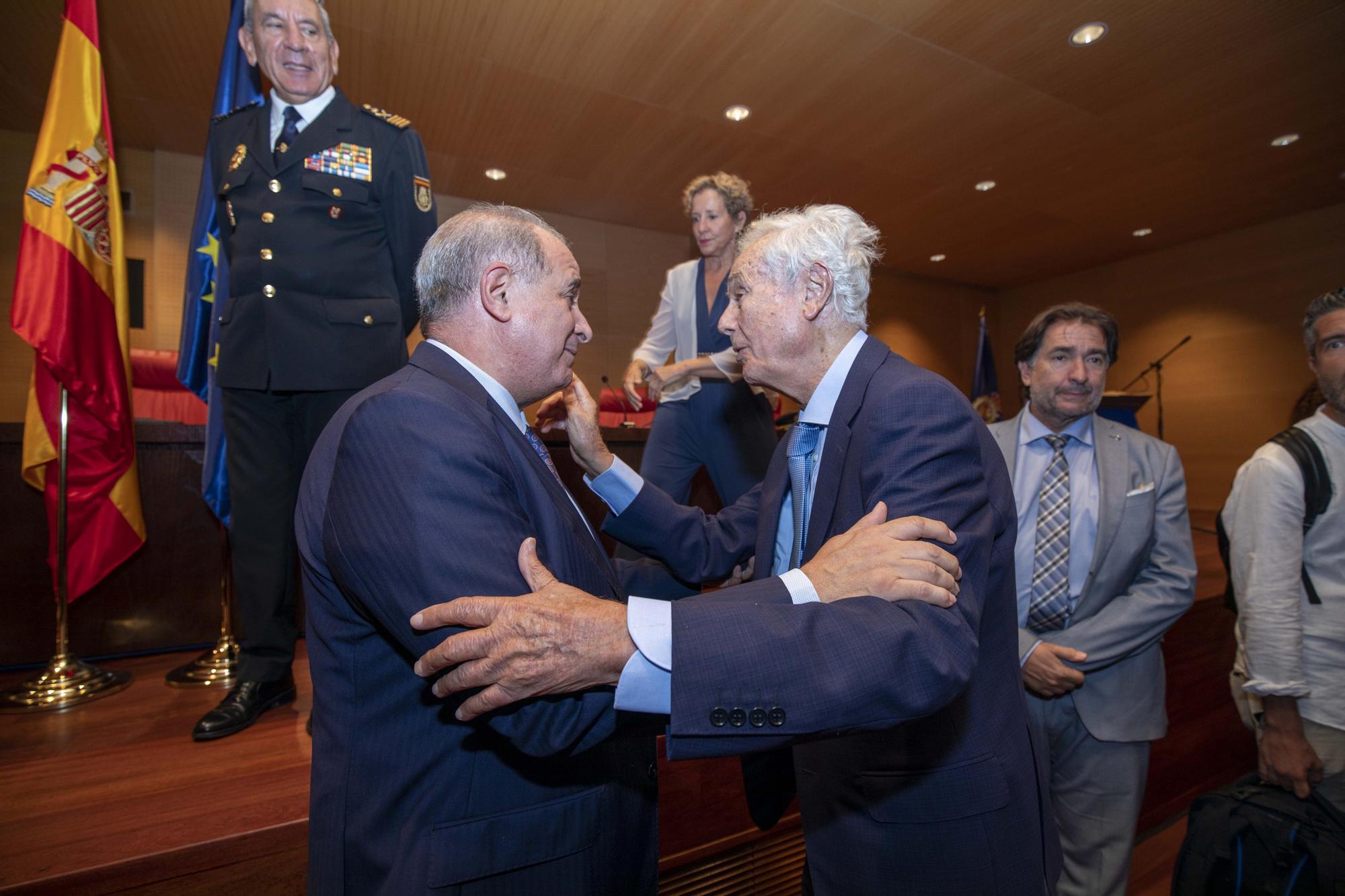 El comisario José Luis Santafé toma posesión del cargo de jefe superior ...