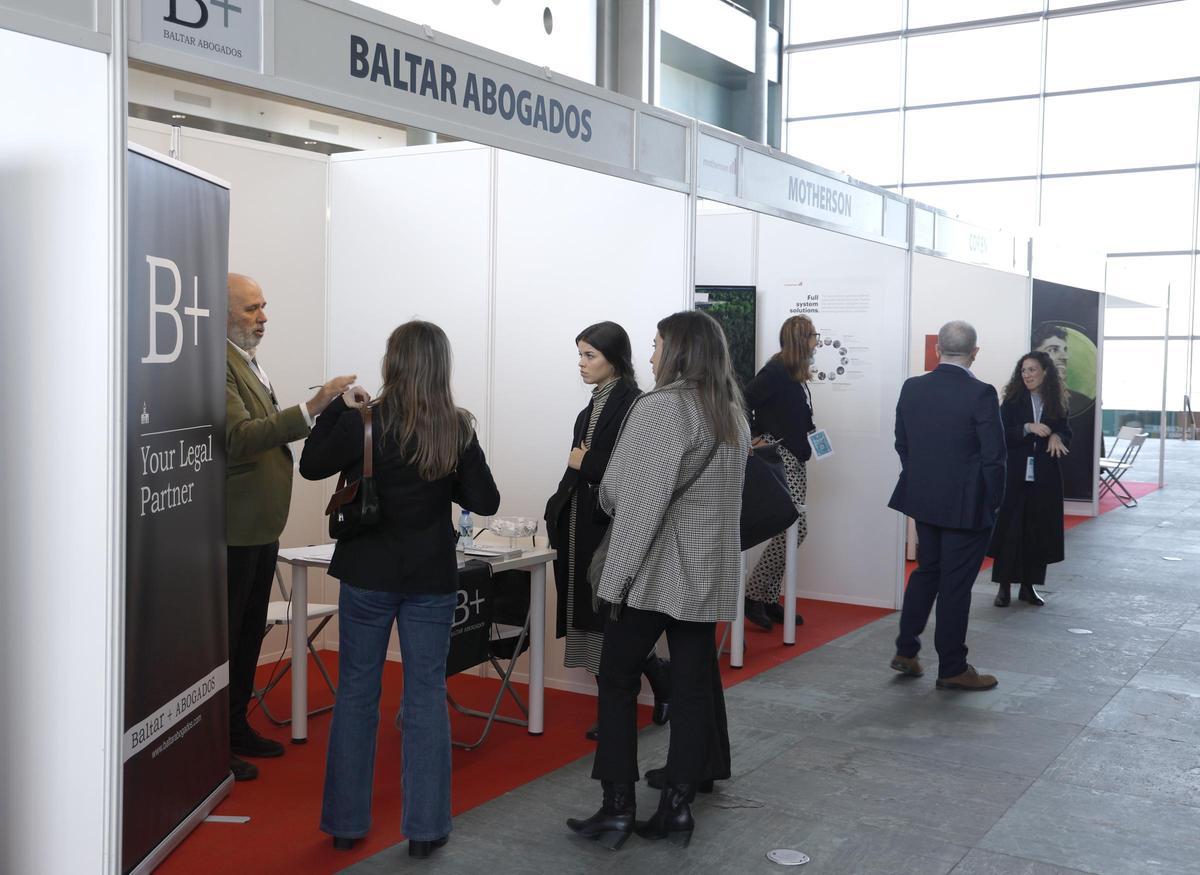 Más de dos mil estudiantes asisten al foro que conecta el talento con ...