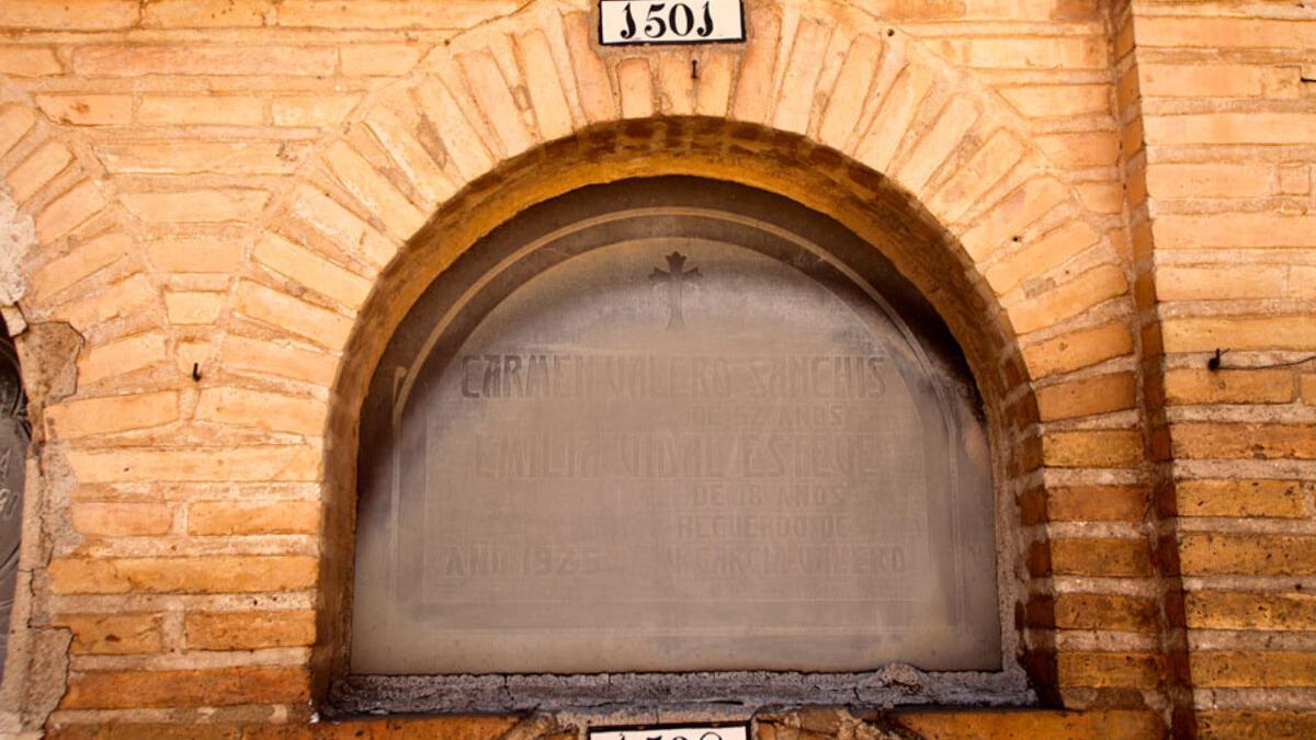La historia del nicho 1501 del cementerio de Valencia