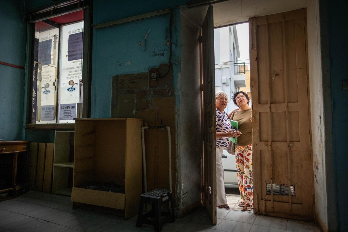 Elena and Aurora Castro Reclaim Their Family Home After Four Years of Occupation