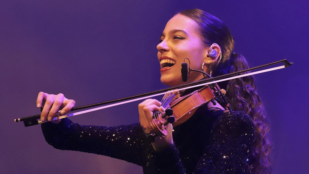 Laura Pacios. Violinista de origen zamorano. Ganadora de un Latin ...