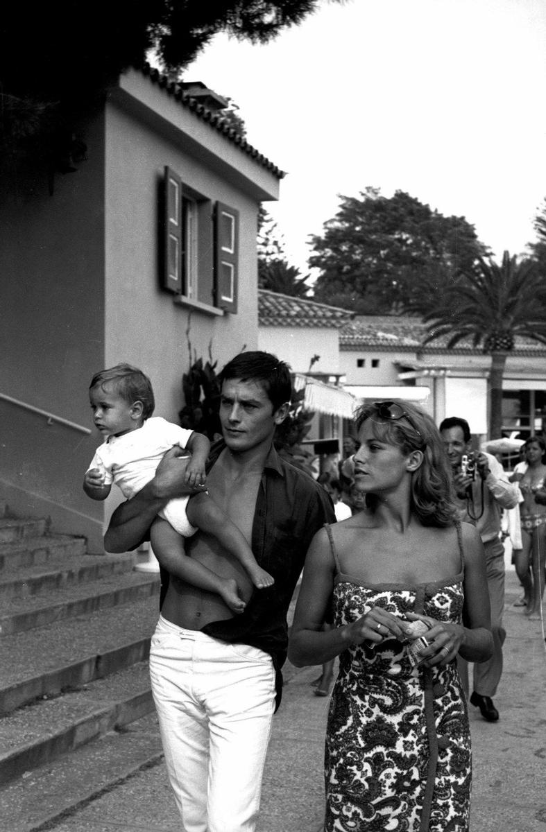 ALAIN DELON EN FOTOS: La vida de Alain Delon, el actor más guapo del ...
